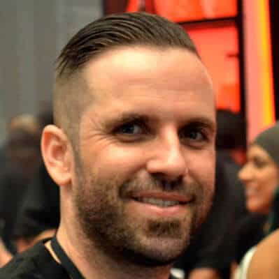 Life-Size Bobbleheads - lifesizebobble.com - 1 (888) 504-3200